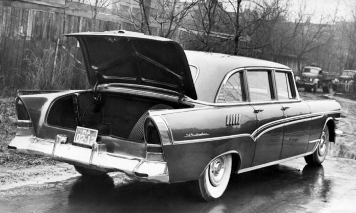 ZIS 110 et ZIL 111- Luxe capitaliste dans la patrie du communisme ...